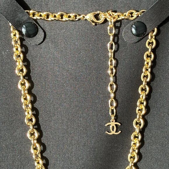 CHANEL | Jewelry | Chanel 22a Short Gold Tone Large Cc Logo With Lion ...